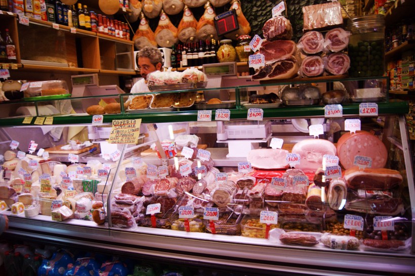 Napoli | La top ten delle salumerie per la spesa o il panino