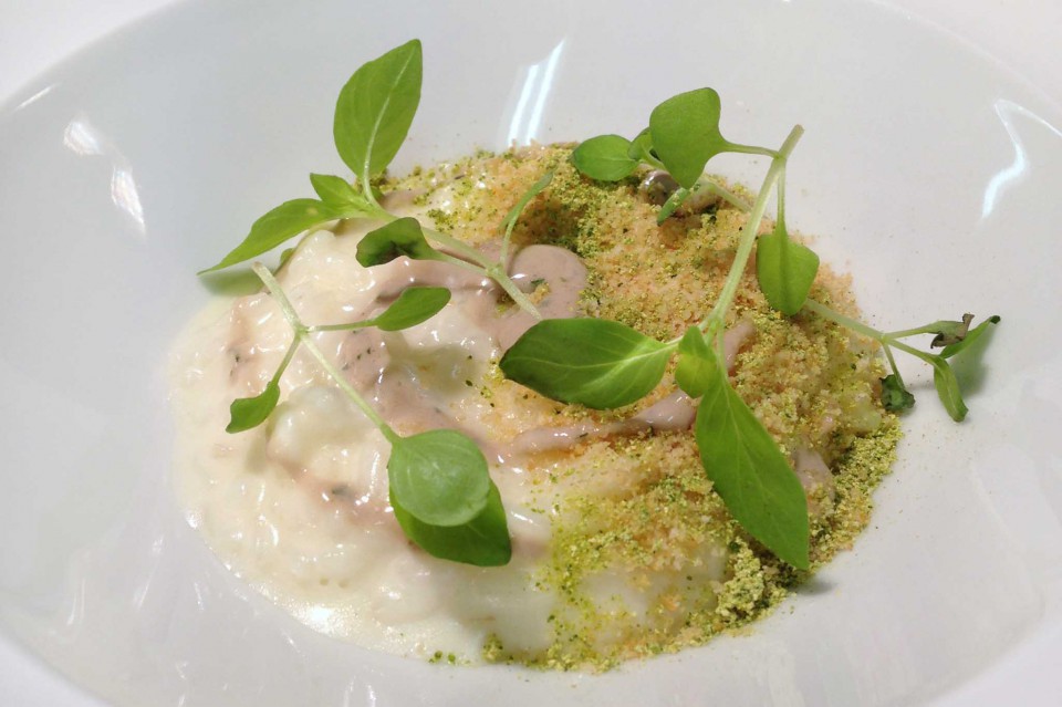 La ricetta perfetta: Risotto, pane, burro, alici da stella Michelin