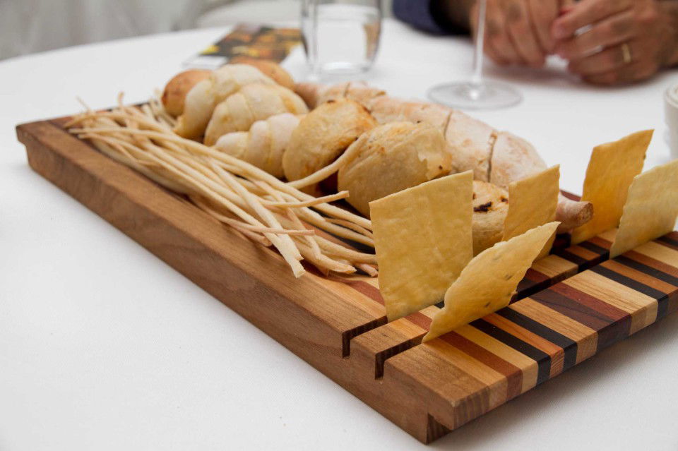 Casu marzu: per i sardi il formaggio con i vermi vietato dalla legge è ...