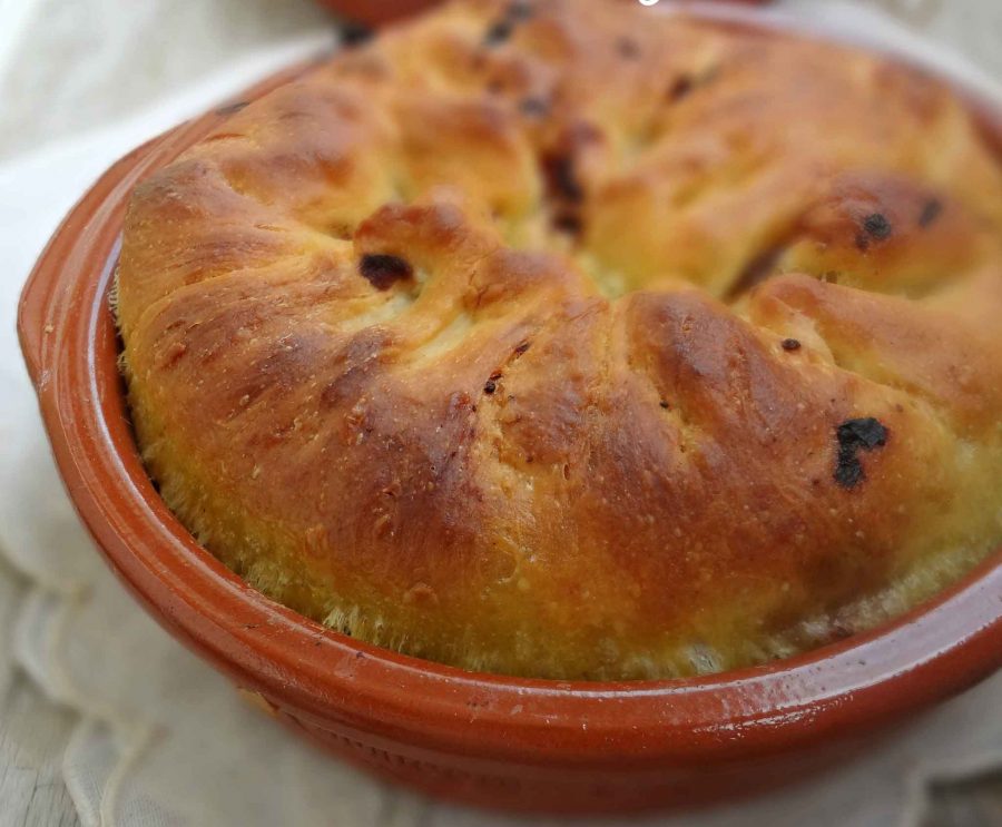Bari. La disfida del calzone di cipolla ha la sua ricetta perfetta