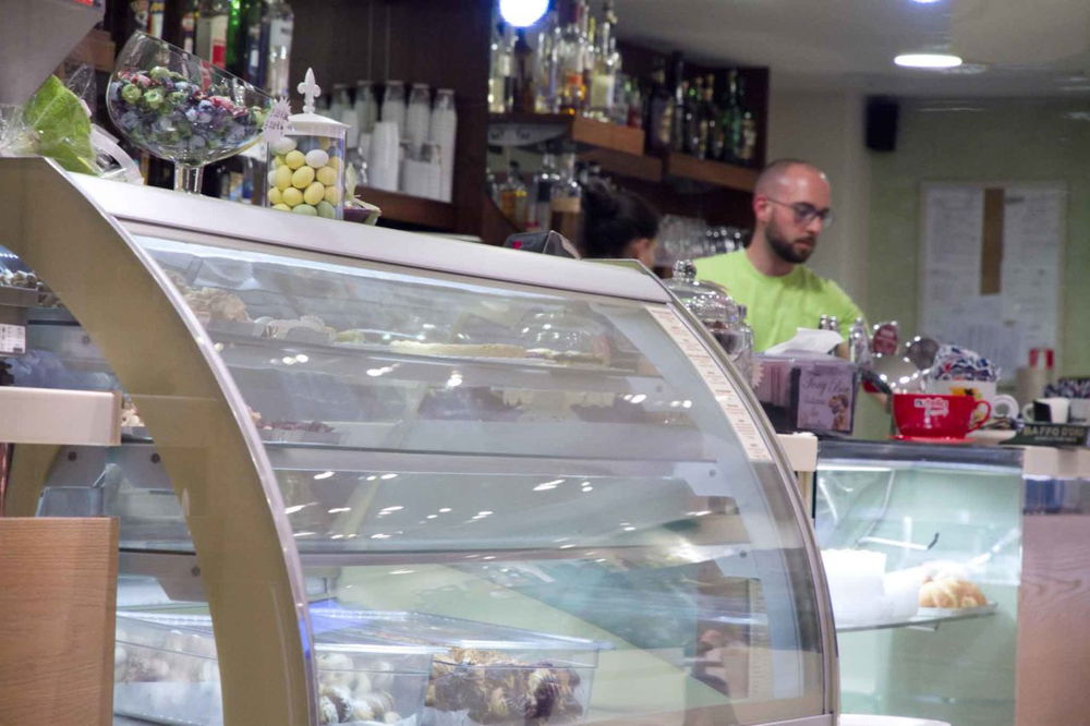 Puglia. Perché dovreste andare di corsa a mangiare i panzerotti al Tony Bar