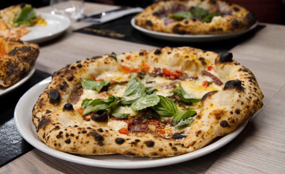 Il tempio della pizza canotto è la pizzeria Sammarco a Frattamaggiore