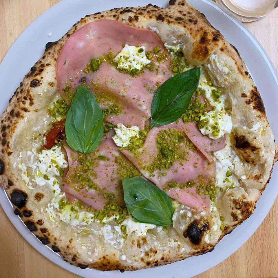 Amsterdam. La pizza contemporanea di nNea Pizza è un successo