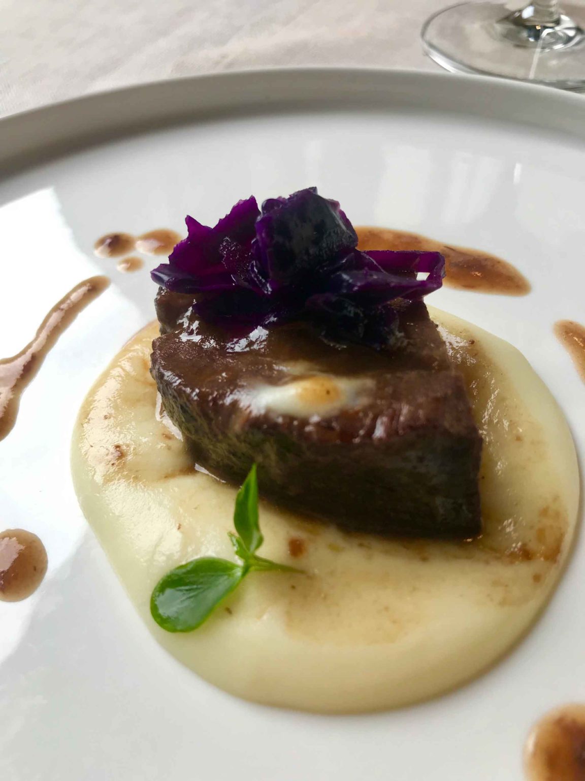 La ricetta della guancia brasata al Barbera con purea di patate