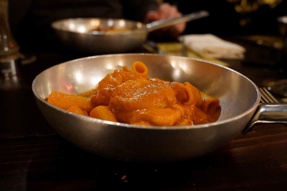 Fai la pajata romana come Giulio passami l’olio se vuoi Boris al ristorante