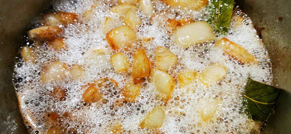 Strutto: la ricetta della 'nzogna, buona per casatiello e pastiera