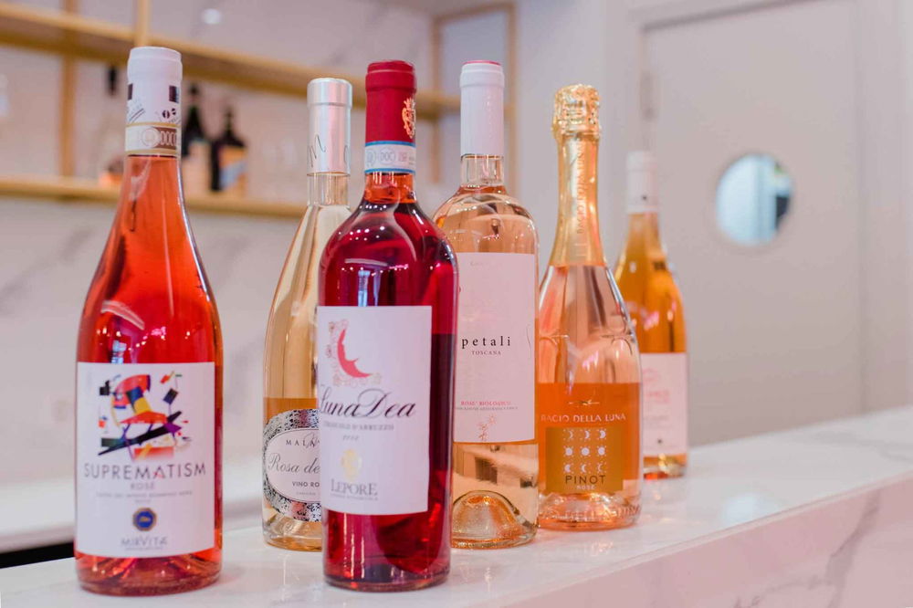 Vini rosè: i 10 migliori sotto i 10 € da comprare online o al supermercato