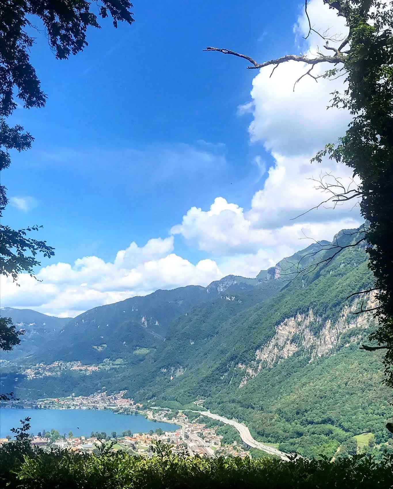 Tremona. Grotto Grassi: griglie roventi per il ristorante vista lago ...