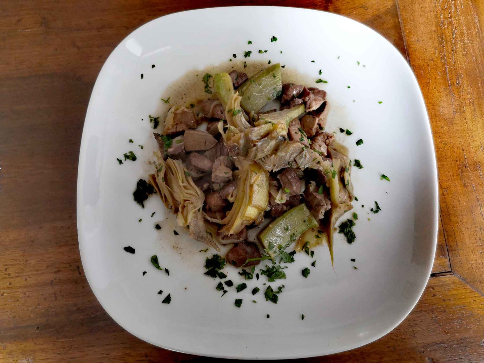 Coratella con carciofi, ricetta antica alla maniera della Sora Lella