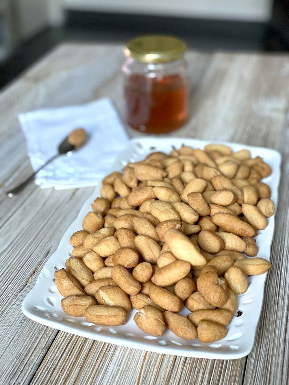 Pignolata al miele, ricetta del dolce tradizionale della Sicilia per ...