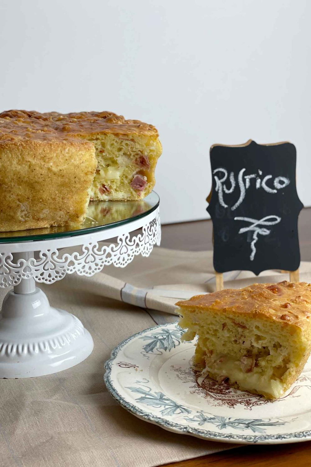 Babà rustico napoletano: ricetta della ciambella con i salumi e i formaggi