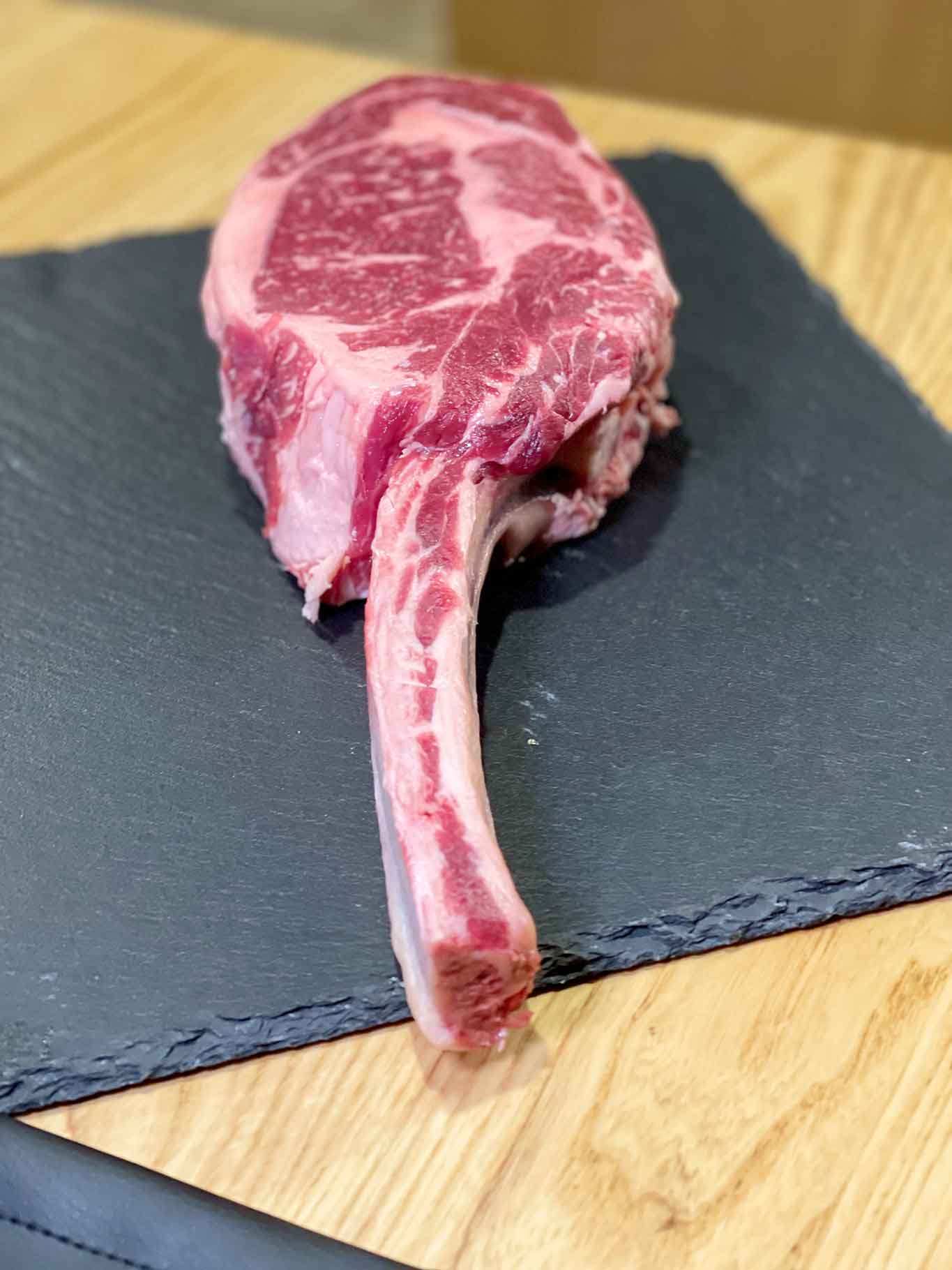 Porca Vacca a Casoria: convincono la marezzatura e i prezzi della carne