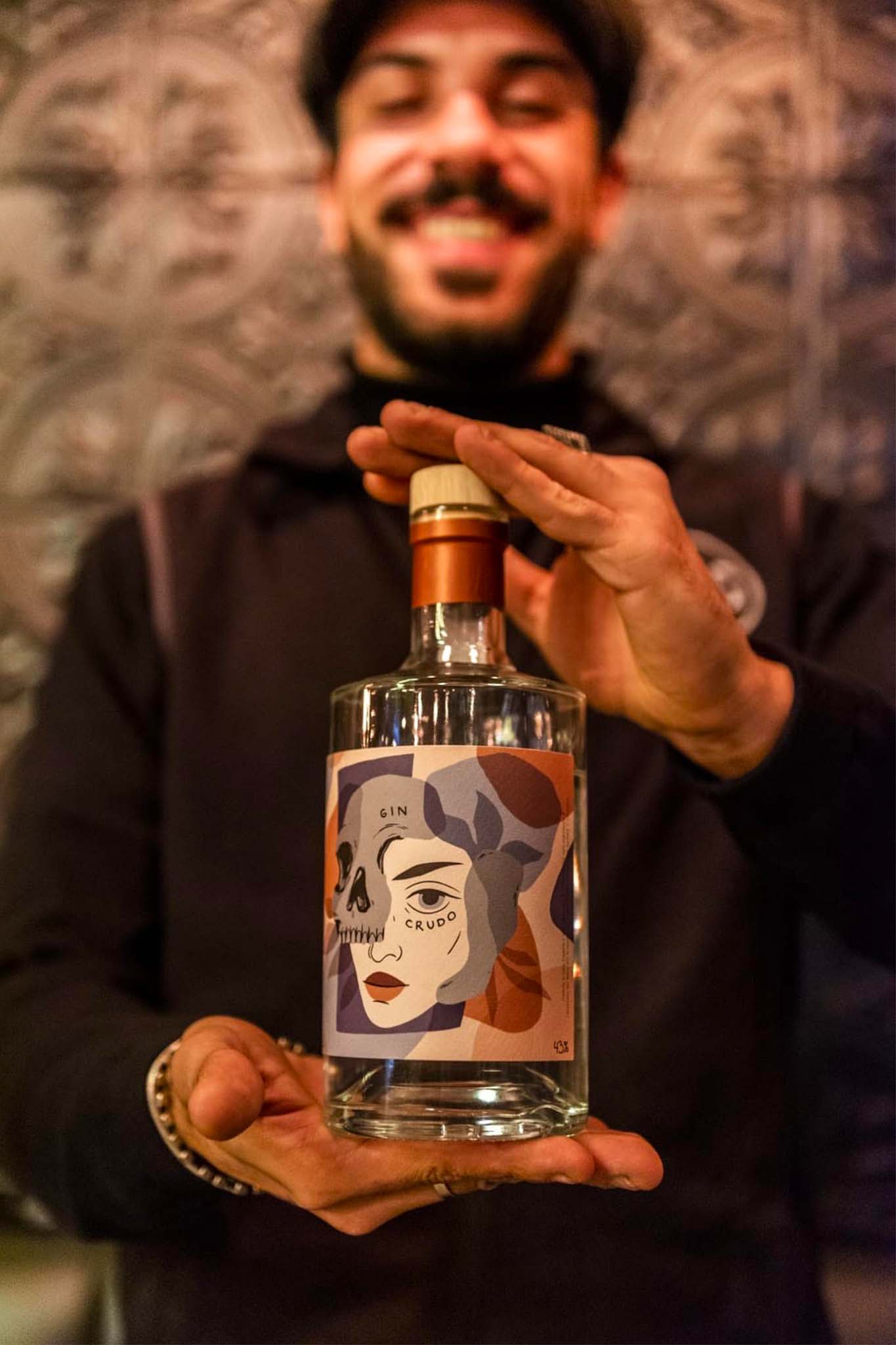 La prima gintoneria di Roma con 110 etichette di gin è da Santo Trastevere