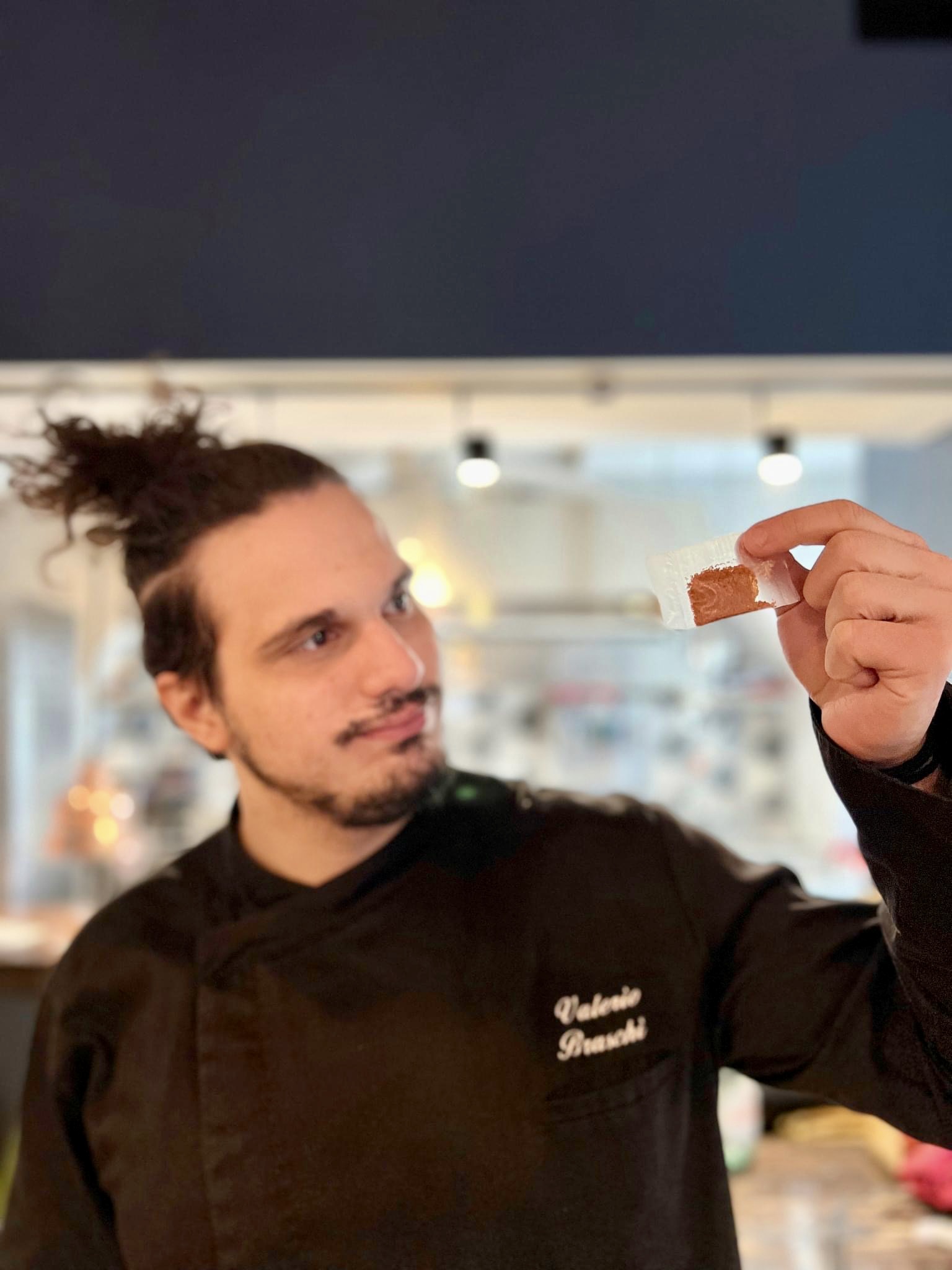 Valerio Braschi: c’è il pene di toro nel ristorante del vincitore di ...