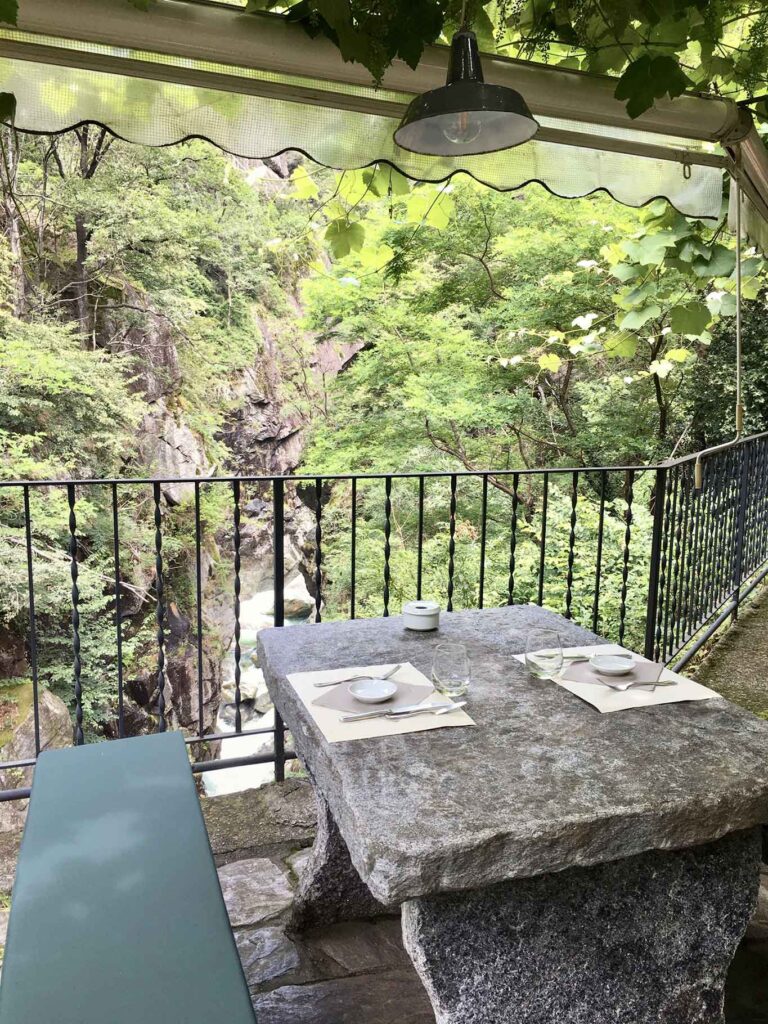 5 trattorie con vista sul Lago Maggiore. Mangi bene e spendi il giusto