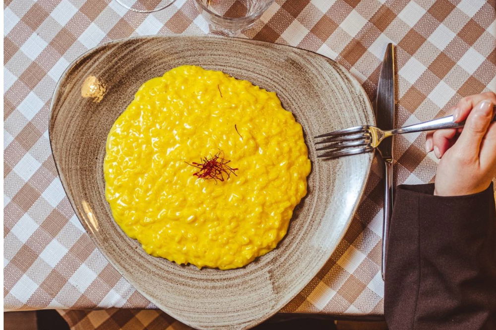 Dove mangiare il risotto alla milanese a Milano: trattorie e ristoranti