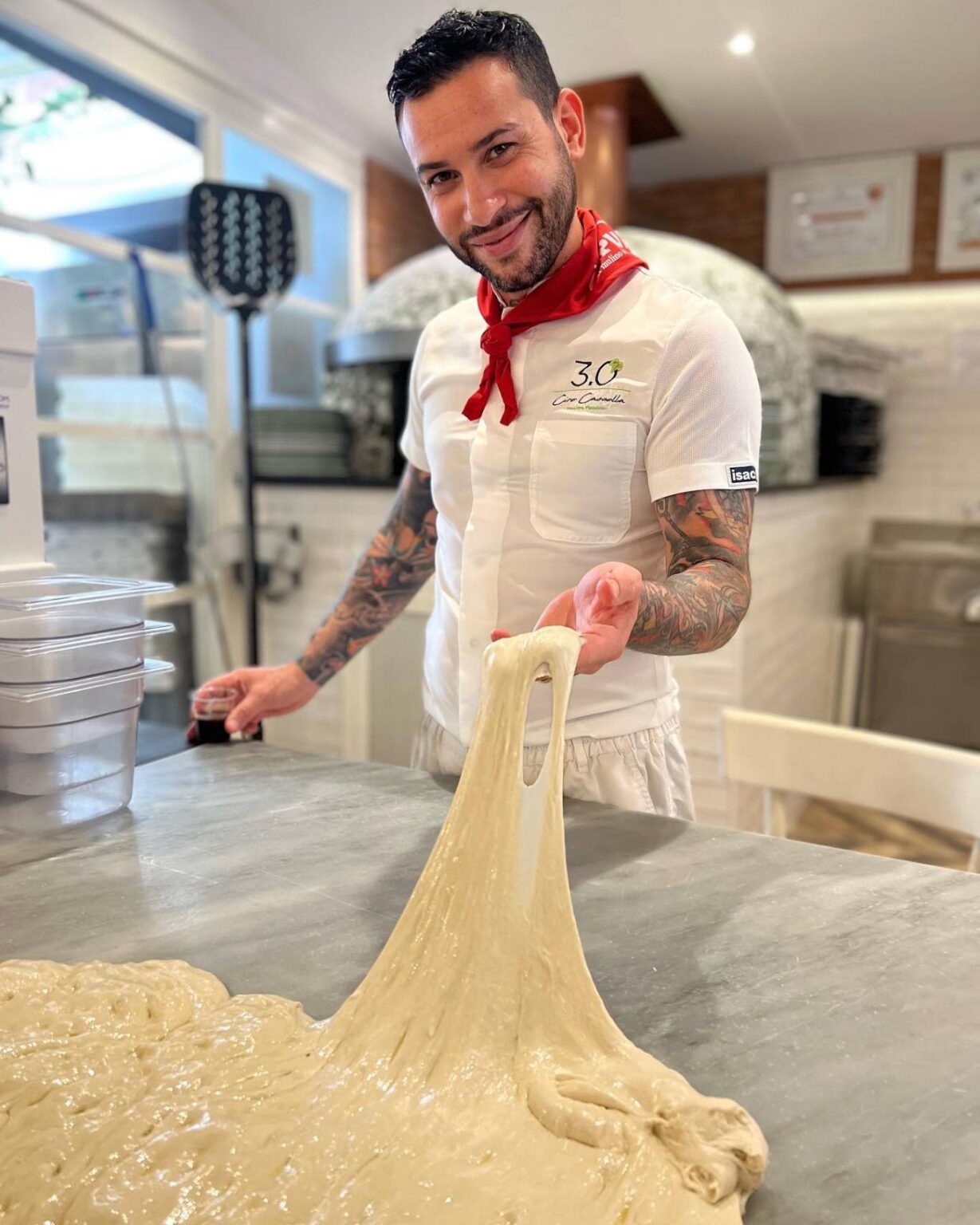 Tutti in fila per l'apertura della pizzeria Ciro Cascella 3.0 a Milano