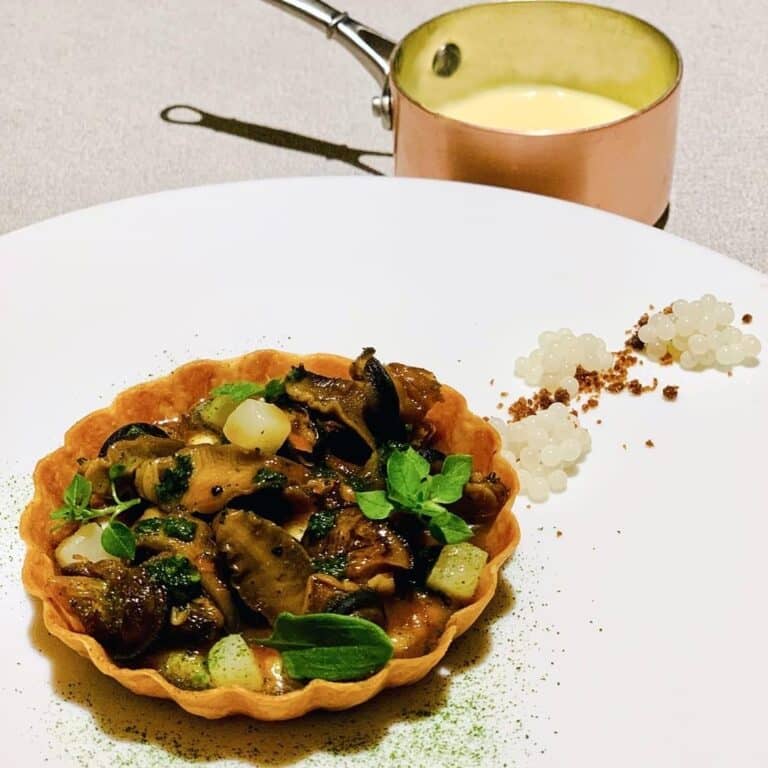 Nel menu di Cannavacciuolo da 525 € lumache, rane e anguille - CucinoFacile