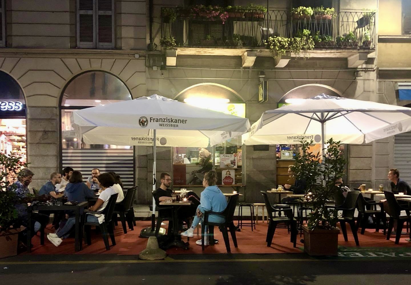 26 ristoranti economici e belli di Milano per mangiare all’aperto