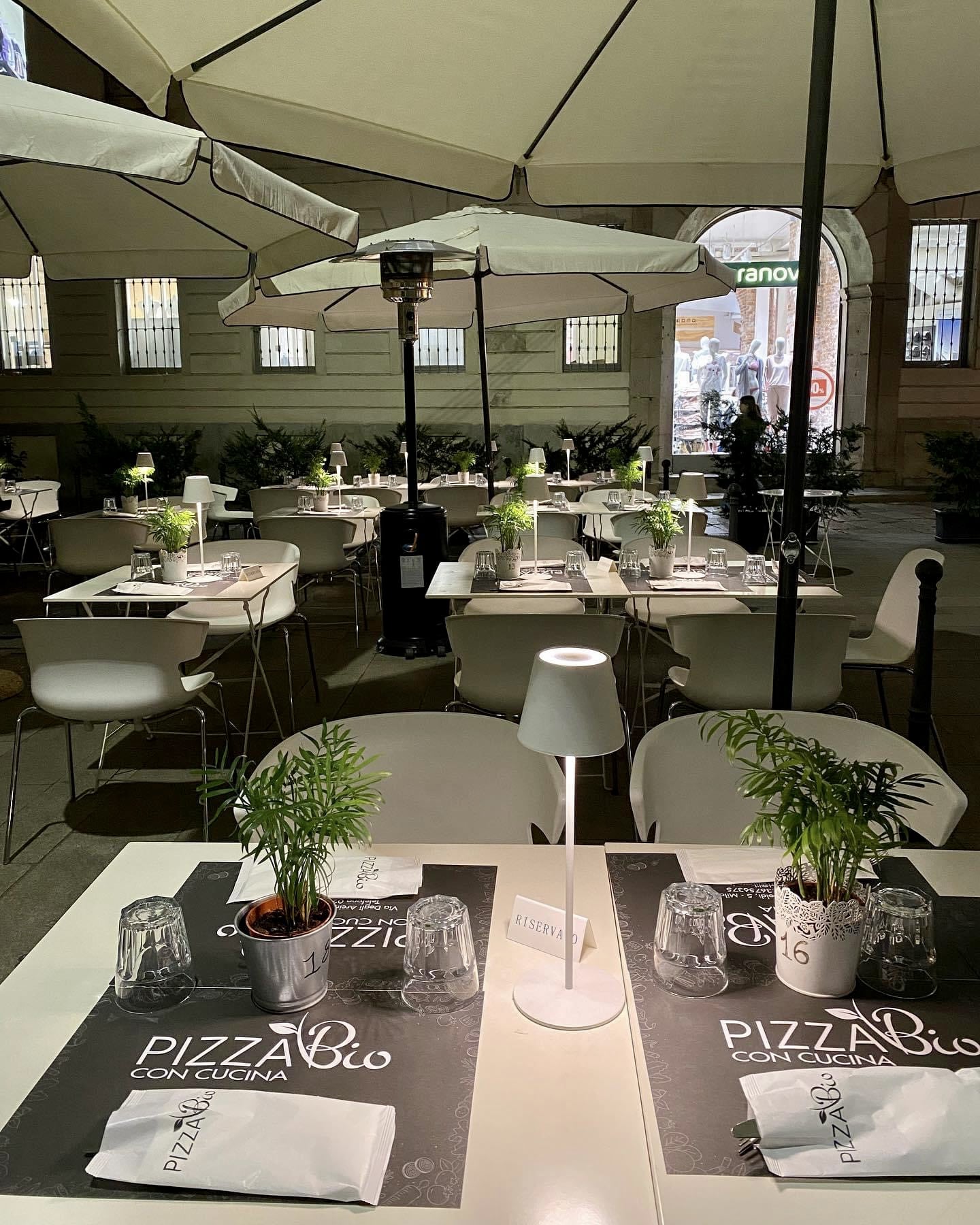 26 ristoranti economici e belli di Milano per mangiare all’aperto