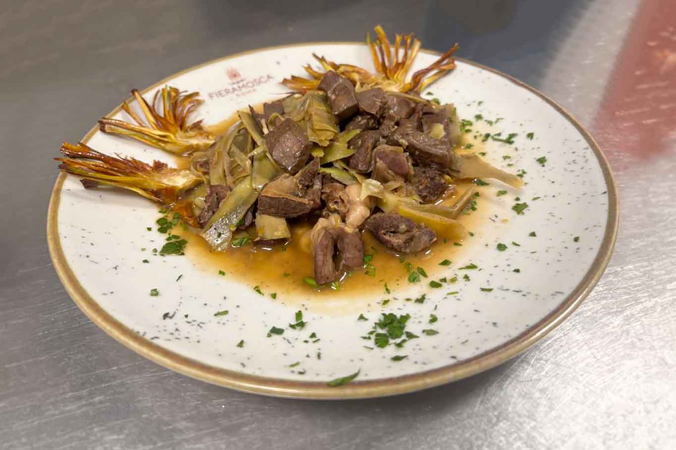 Coratella con i carciofi, la ricetta dal cuore di Roma