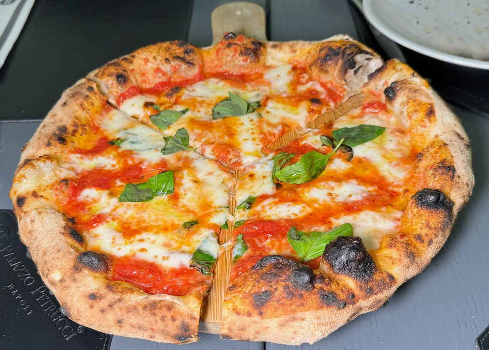 Dove mangiare le 15 migliori pizze Margherita a Napoli