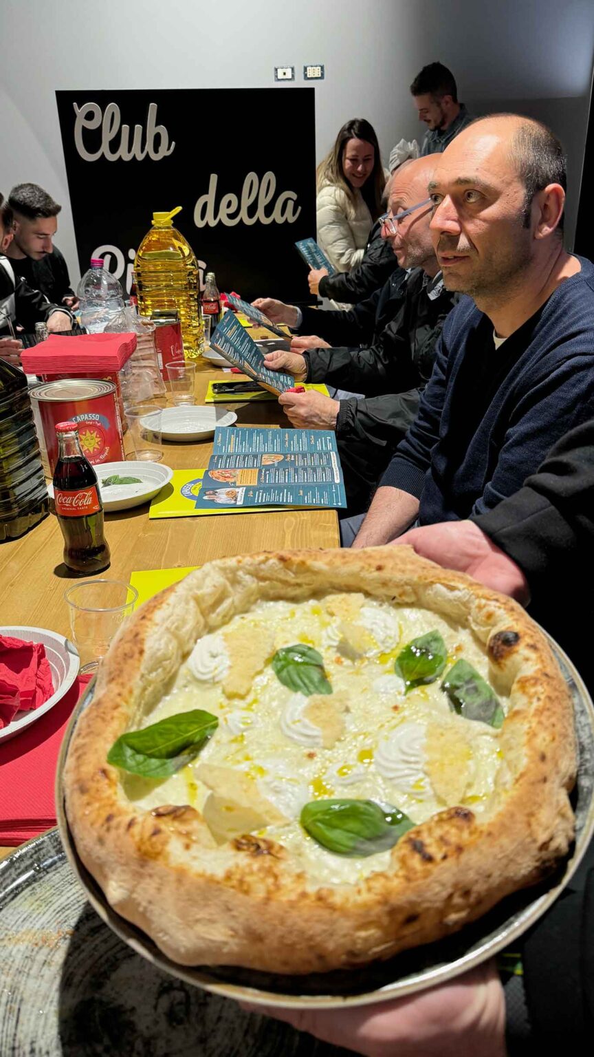 Vincenzo Capuano a Torino, pizze e prezzi della nuova pizzeria