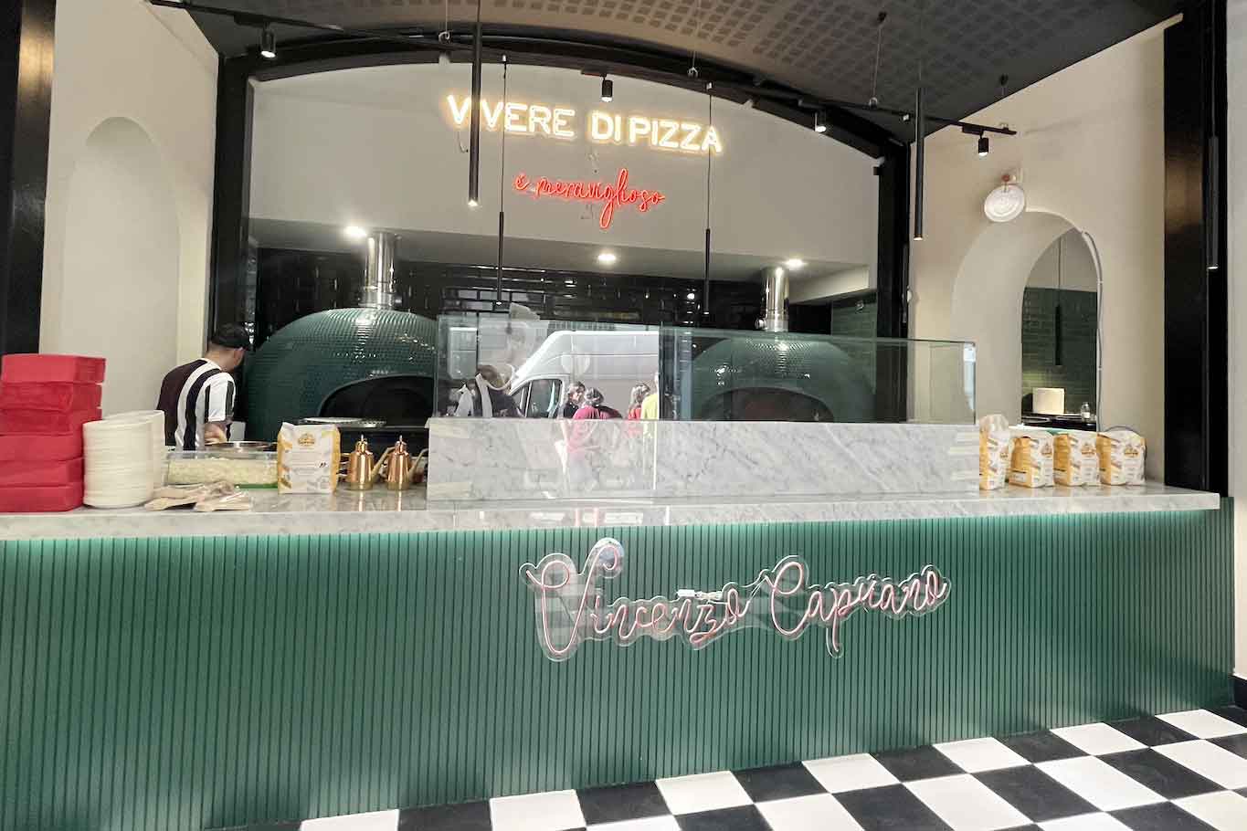 Vincenzo Capuano a Torino, pizze e prezzi della nuova pizzeria