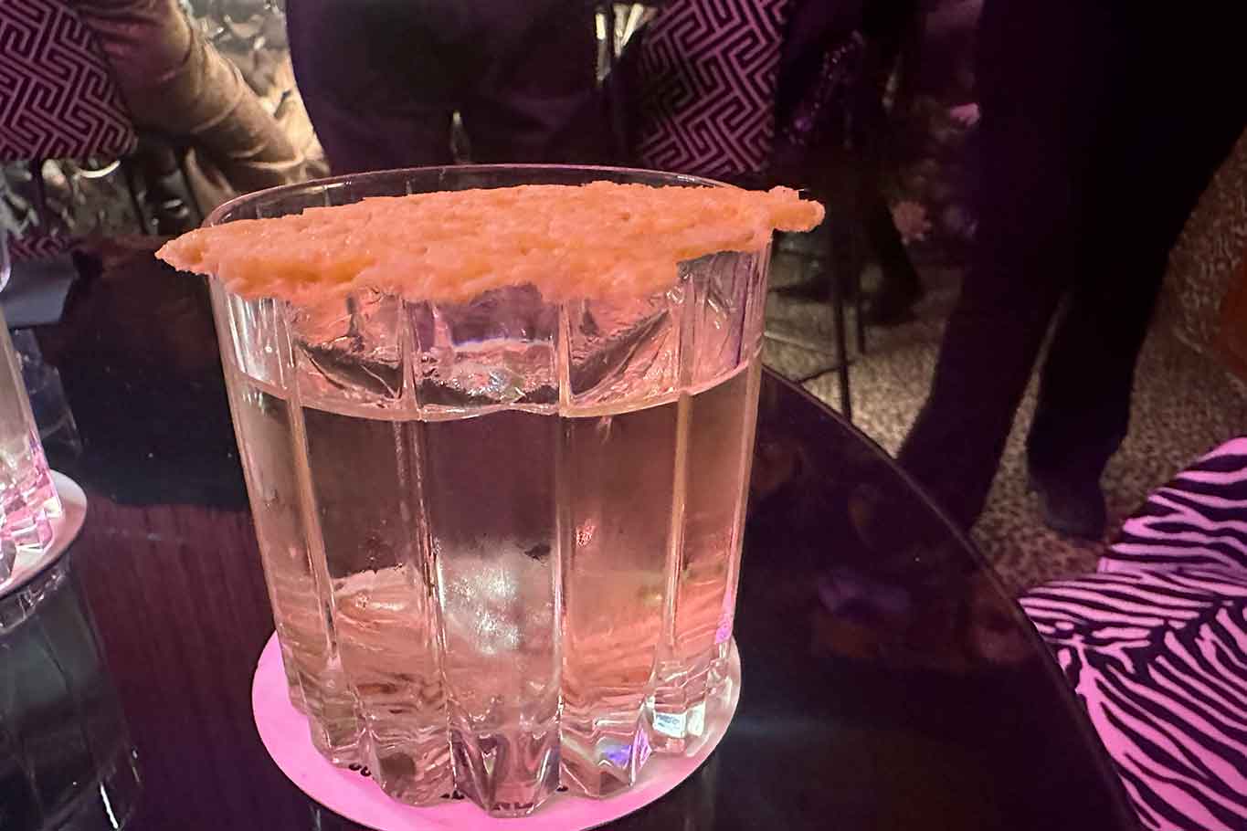 Salmon Guru, cocktail bar a Milano: drink, tacos e divertimento