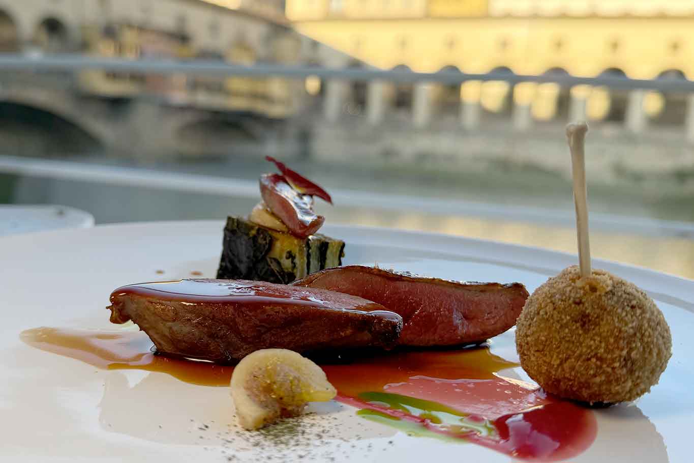Golden View: il ristorante di Firenze vuole oscurare Ponte Vecchio
