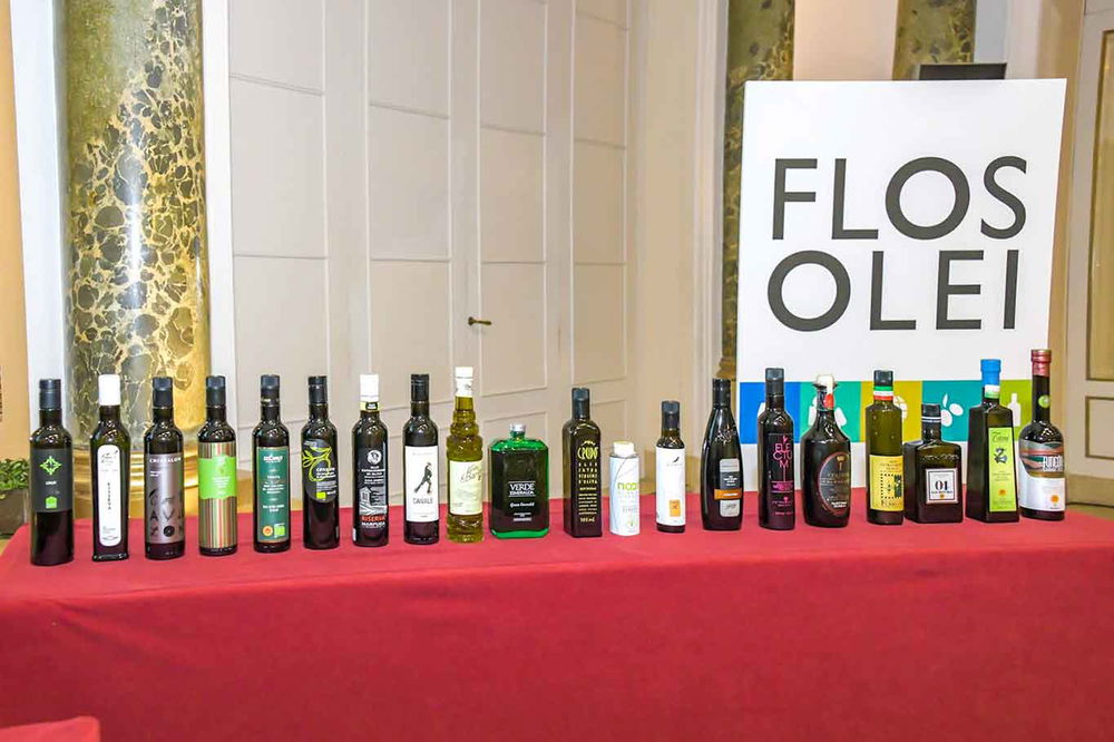 Flos Olei 2025, la classifica dei migliori oli di oliva premia l'Italia