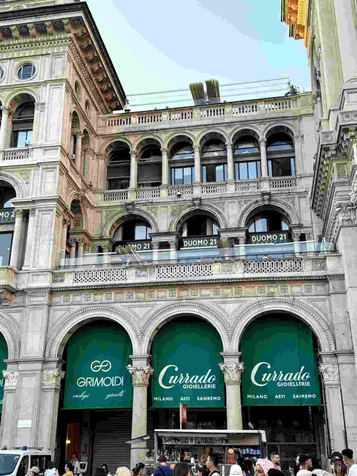 Valerio Braschi apre oggi il ristorante The View a Milano