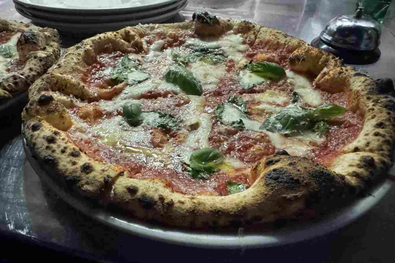 Le 20 pizzerie migliori di Milano con i prezzi di Margherita e speciali